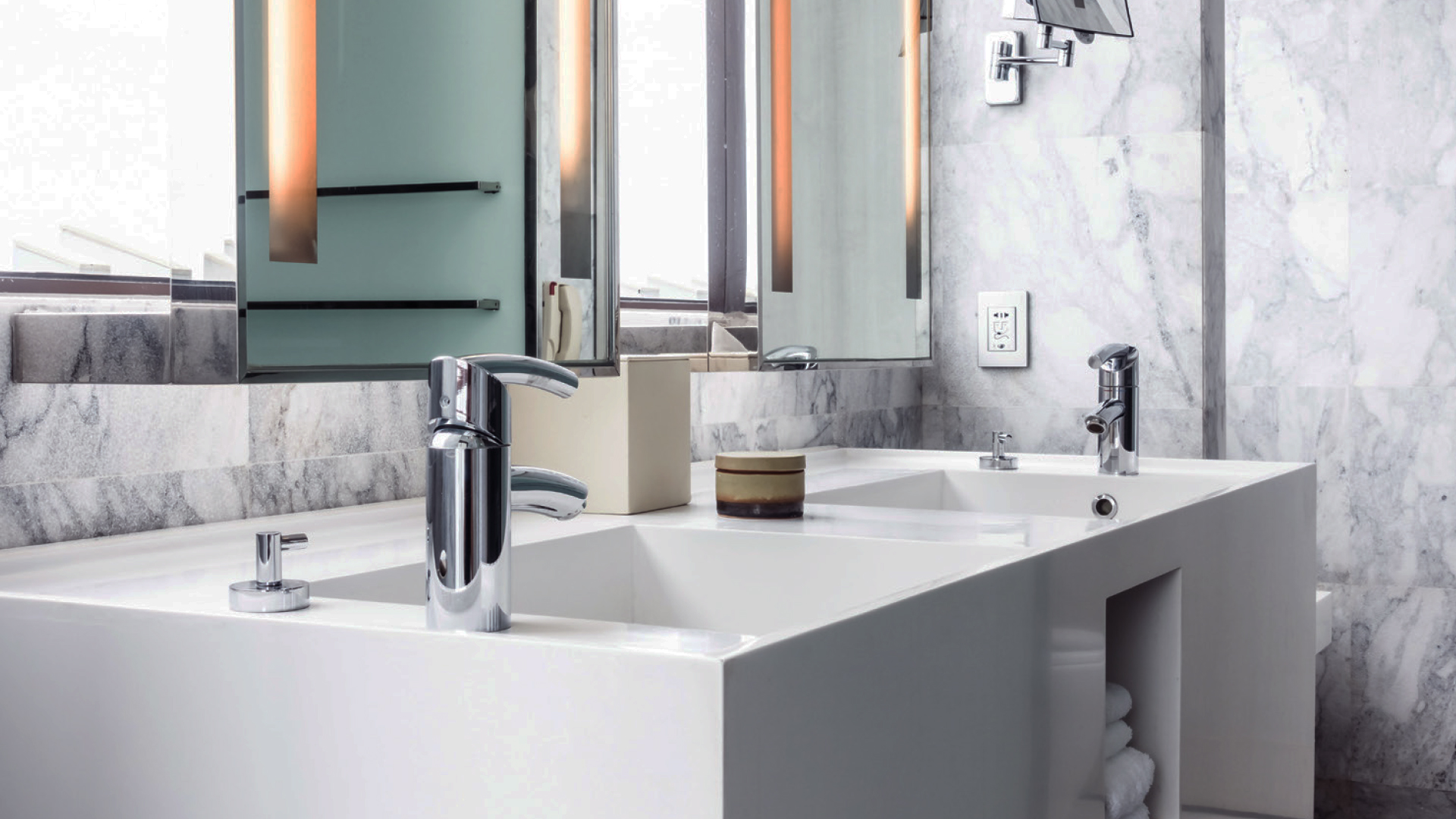 Radiant Viewz II is a complex of two towers on Al Reem Island in Abu Dhabi